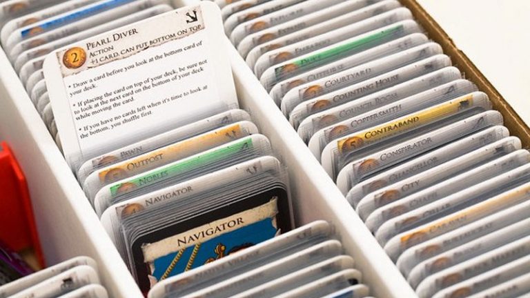 How To Organize Baseball Cards? - Metro League