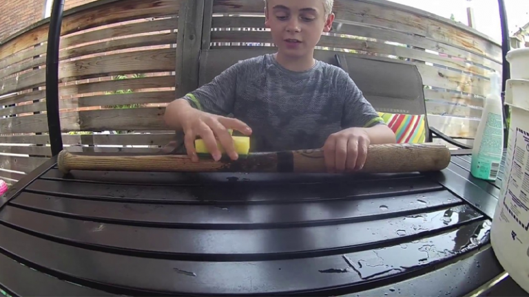How To Remove Pine Tar From Bat - Metro League