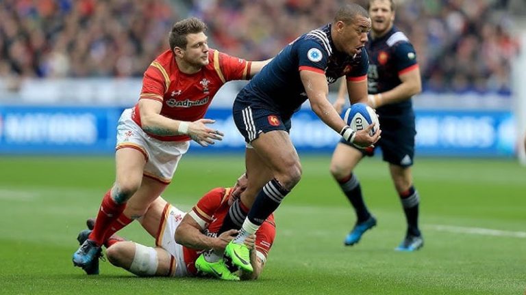 How to Stiff Arm in Rugby: A Guide to Effective Rugby Ball Carrying ...