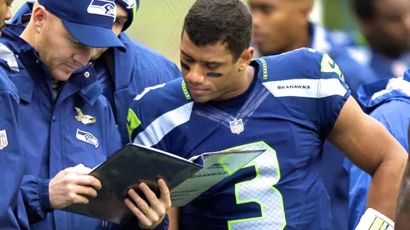 How To Memorize A Football Playbook? - Metro League