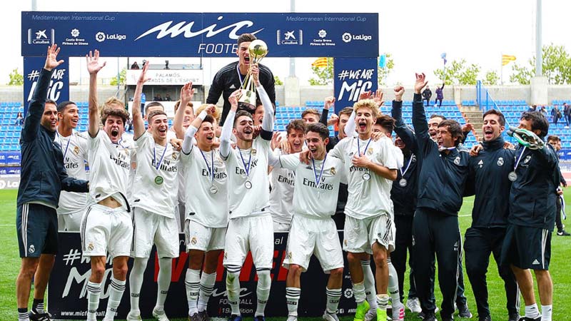 What Is The Mic In Football? - Metro League