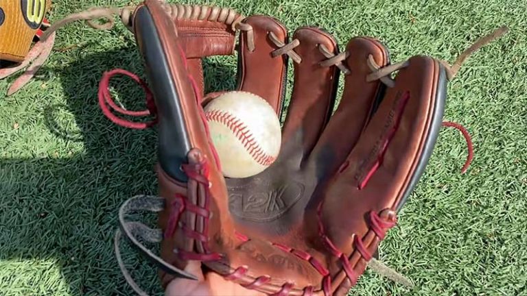 How To Adjust Baseball Glove Wrist? - Metro League