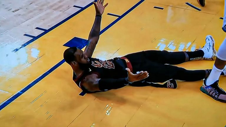 Whats A Charge In Basketball? - Metro League