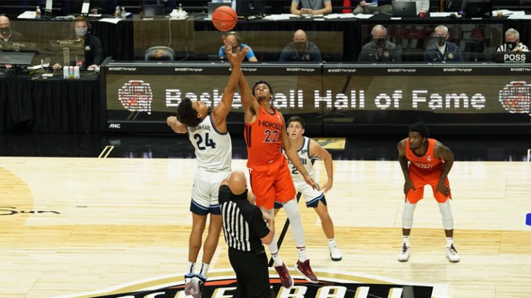 What Is A Tip Off In Basketball? - Metro League