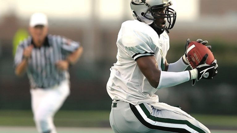 What Is FS in American Football? -Free Safety, Responsibilities - Metro ...