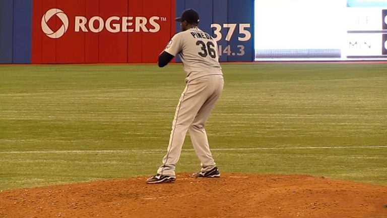 What Is Pitching From The Stretch? - Metro League