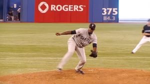 What Is Pitching From The Stretch? - Metro League