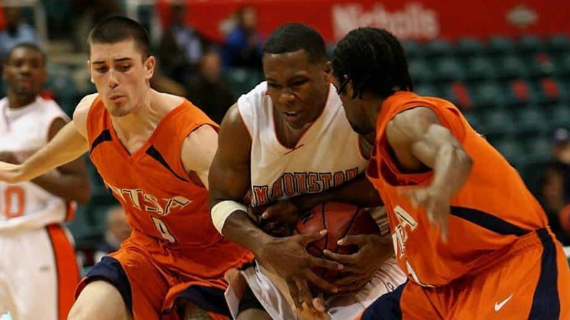 What Is Reaching In Basketball? - Metro League