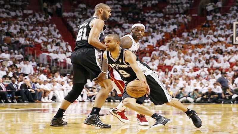 What Is Reaching In Basketball? - Metro League