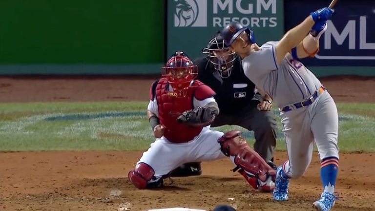 How To Hold A Baseball Bat Right Handed? - Metro League