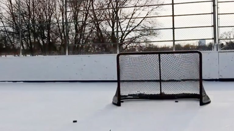 Why Is There An Empty Net In Hockey? - Metro League