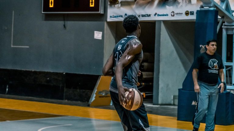 How to Set a Screen in Basketball? - Metro League