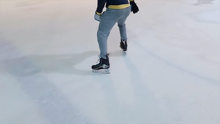 How To Do A Crossover Ice Skating? - Metro League