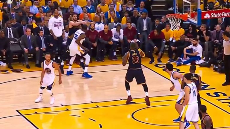 How Many Quarters Are In A Basketball Game? - Metro League