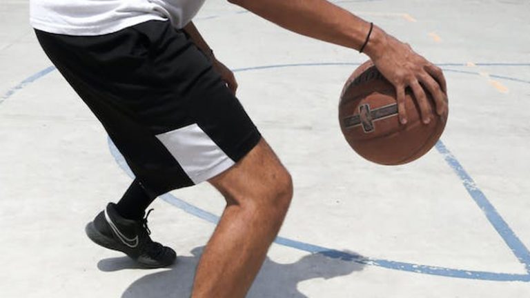 How To Grip A Basketball? The Fundamentals Of Proper Basketball Grip ...