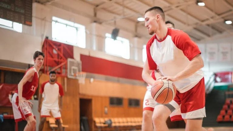 How To Grip A Basketball? The Fundamentals Of Proper Basketball Grip ...