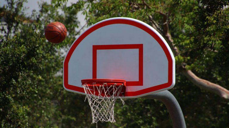 How Many Quarters In High School Basketball? - Metro League