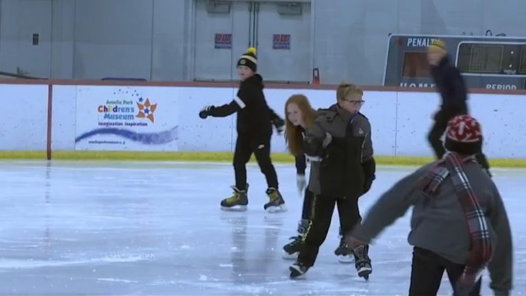 How Cold Is It In An Indoor Ice Skating Rink? - Metro League