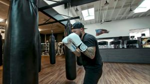 Glove Weights: What Ounce Are Professional Boxing Gloves? - Metro League