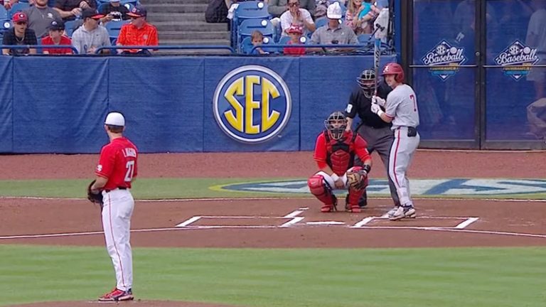 Where Do Umpires Stand In Baseball? - Metro League