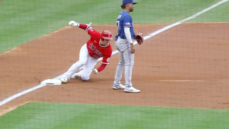 What Is A Pinch Runner In Baseball? - Metro League