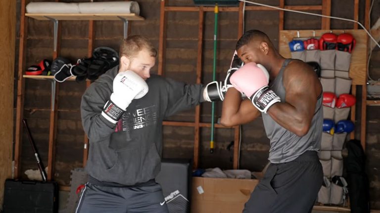 Is Boxing Bad For Your Shoulders? - Metro League