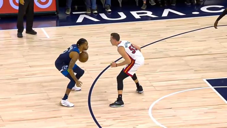 What Is A Crossover In Basketball - Metro League