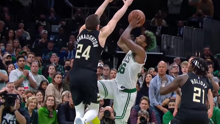 What Is Defensive Efficiency in Basketball? - Metro League