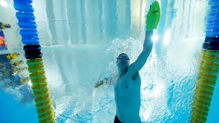 Why Use Hand Paddles For Swimming - Metro League