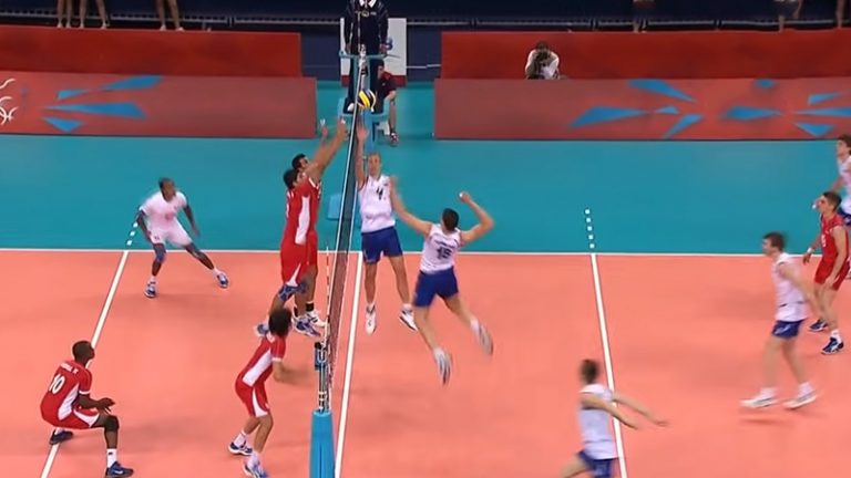 What Is Middle Hitter In Volleyball? - Metro League