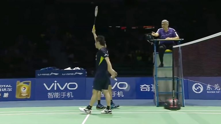 Is There A Referee In Badminton? - Metro League