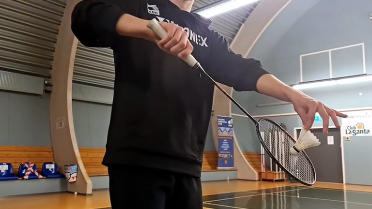 Who Serves In Badminton Singles? - Metro League