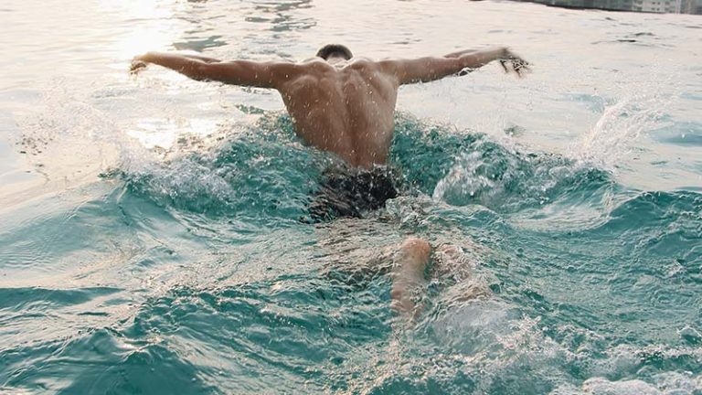 Why Does Swimming Make You Thirsty? - Metro League