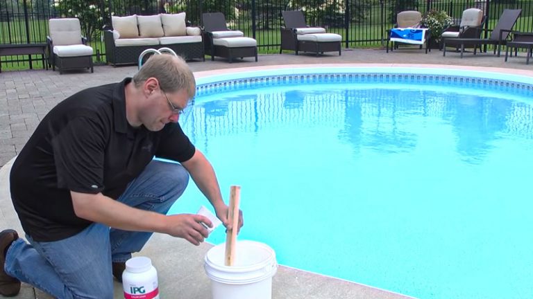 What Chemicals Are Used To Keep Swimming Pools Clean? - Metro League