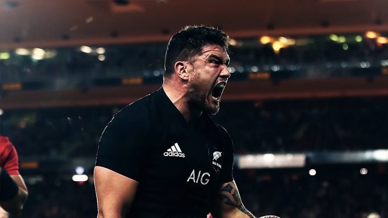 Rugby's Set-Piece Maestro: What is a Hooker in Rugby? - Metro League