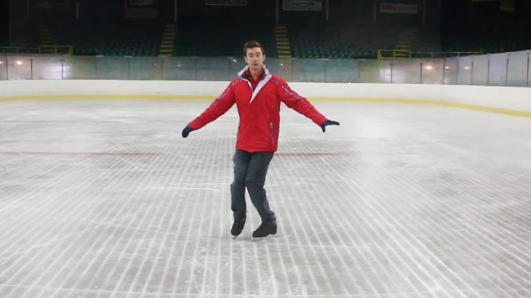 What Is Sculling In Ice Skating? - Metro League