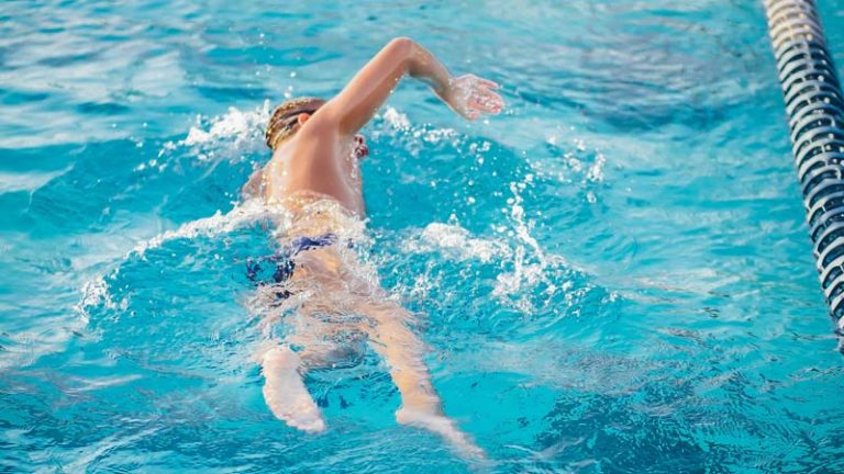 What To Apply Before Entering Swimming Pool? - Metro League