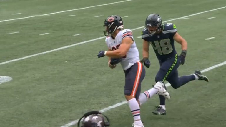 Why Does a Quarterback Lift His Leg? A Key to Football Strategy - Metro ...