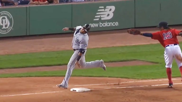 What Happens If You Miss Second Base After Hitting A Homerun? - Metro ...