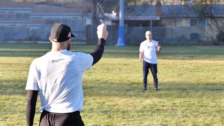 How Do You Throw A Slurve Ball? - Metro League