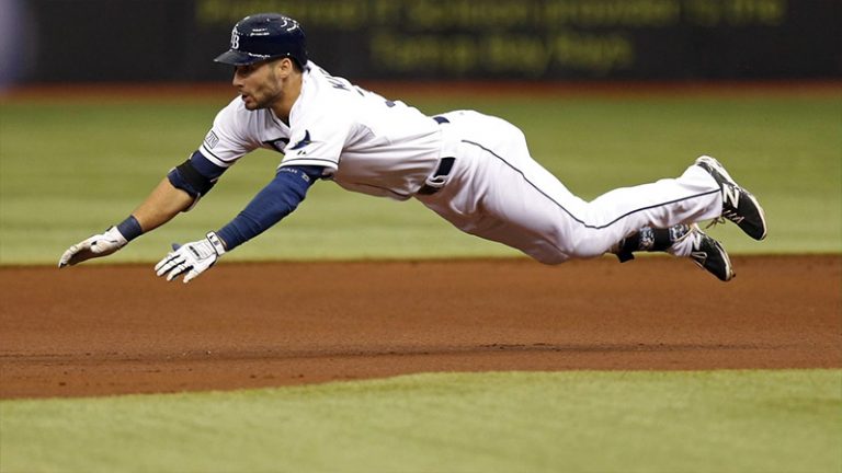 What Do Baseball Players Wear? - Metro League