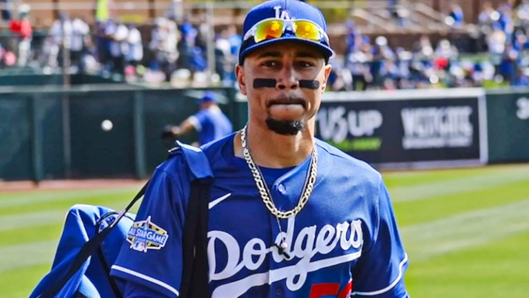 Why Do So Many Baseball Players Wear Chains? - Metro League