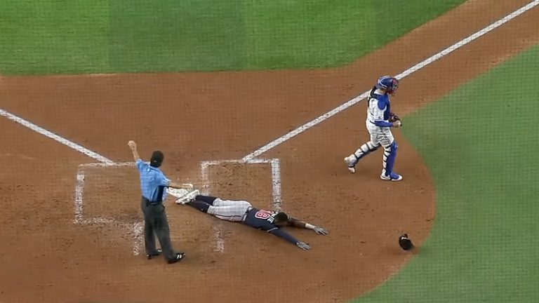 What is an Inside-the-park Home Run in Baseball? - Metro League