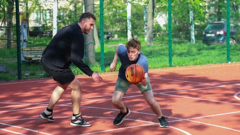 Basketball Basics For Beginners- Learn The Basic Rules, Court, And ...