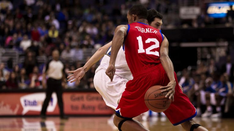 Exploring the Different Types of Basketball Dribbles - Metro League