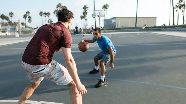 Exploring the Different Types of Basketball Dribbles - Metro League
