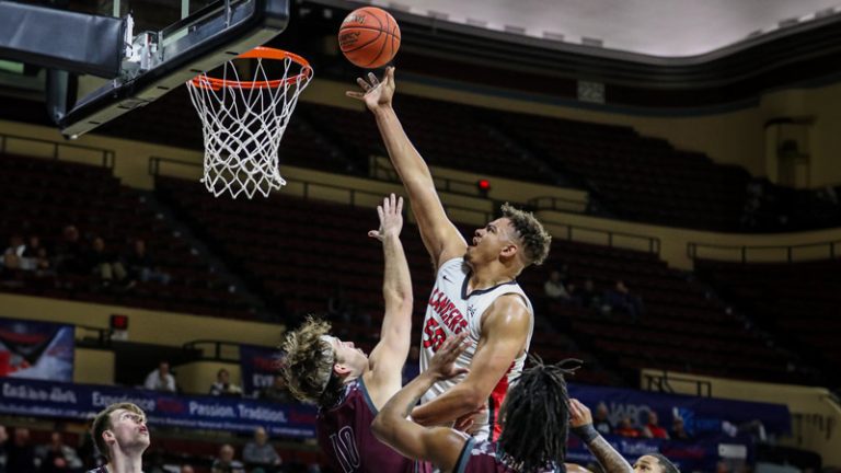 What Is a Finger Roll in Basketball: Mastering the Art of the Finesse ...