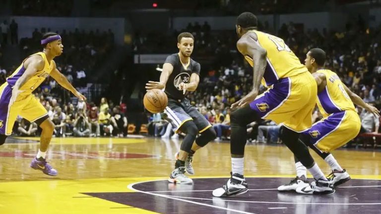 What Is Transition in Basketball? - Metro League