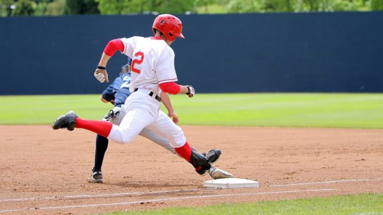 Why Do Base Runners Run Around The Bases In Baseball? [The Art of ...