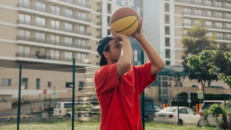 What is a Shooting Guard Do in Basketball? - Metro League